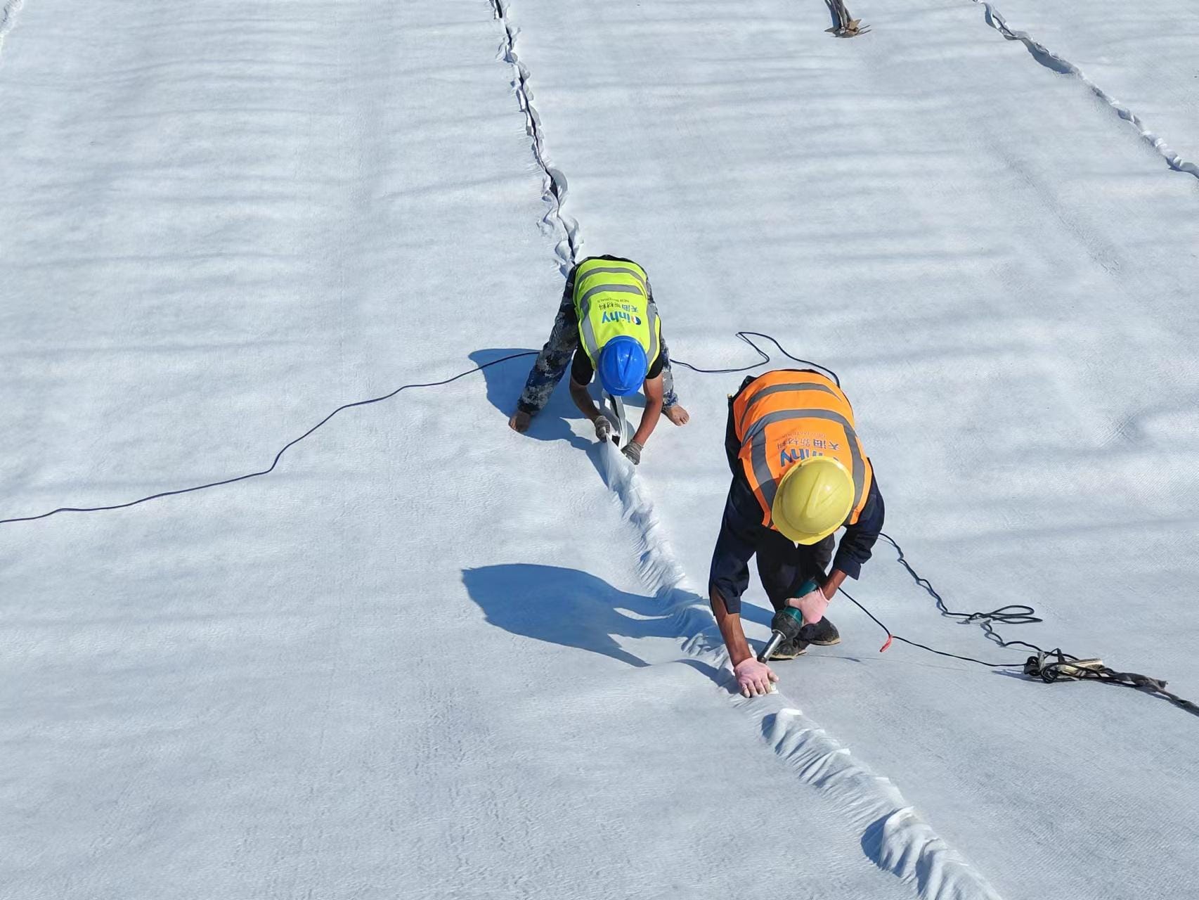 Geotextile cutting tools - Professional geomembrane and geotextile ...